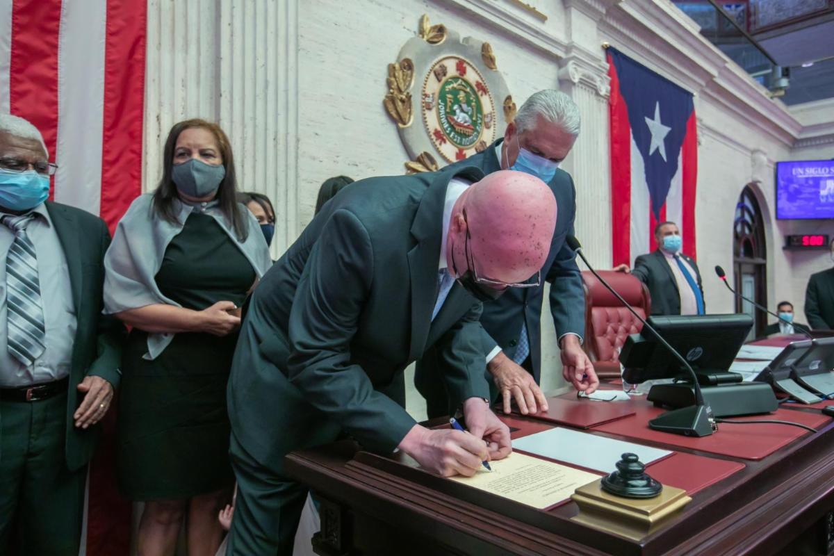 P. Rico-Jura Gregorio Matías como senador del PNP con un compromiso de ...