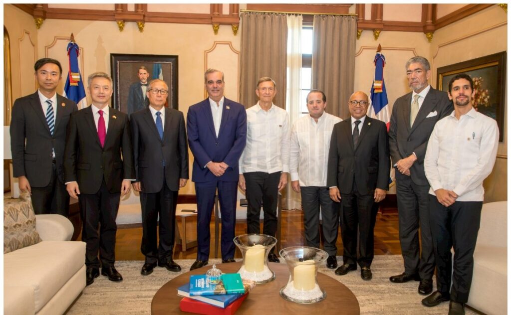 R. Dominicana-Presidente Luis Abinader recibe al vicepresidente de la ...